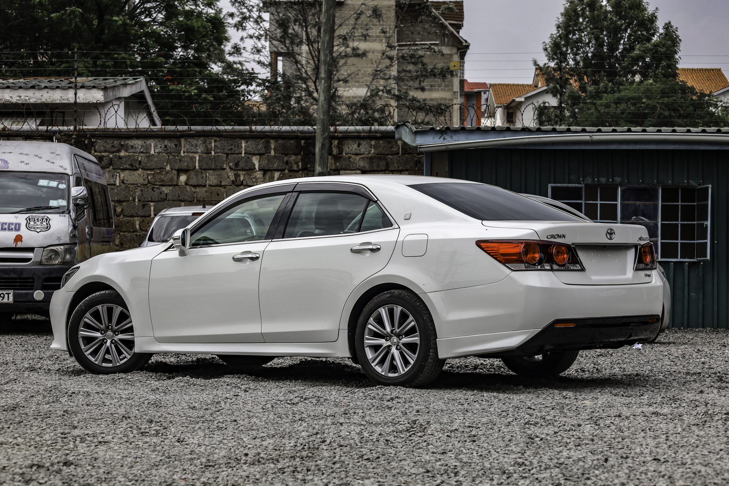 TOYOTA CROWN ATHLETE S – Sammy Traders Ltd