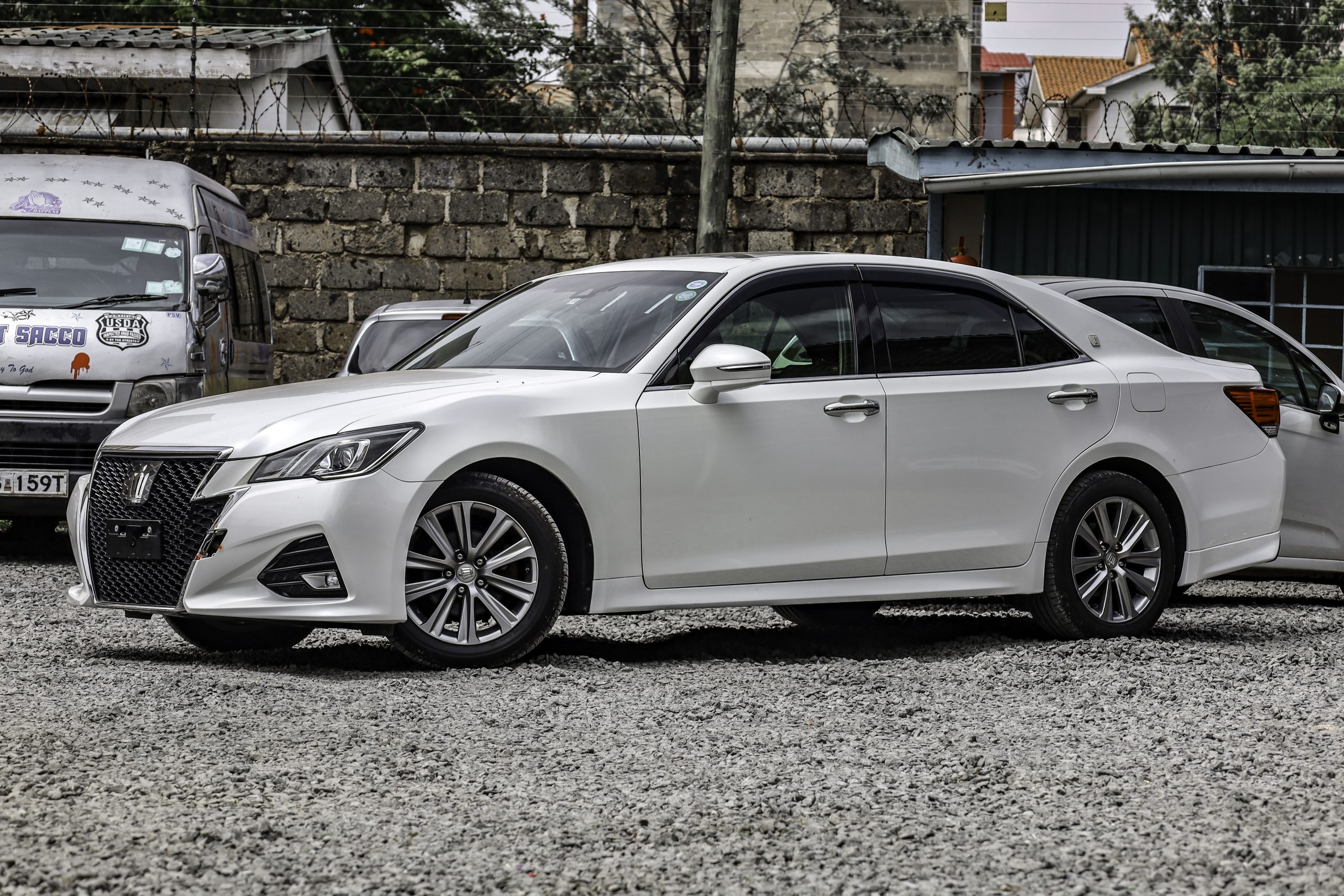 TOYOTA CROWN ATHLETE S – Sammy Traders Ltd