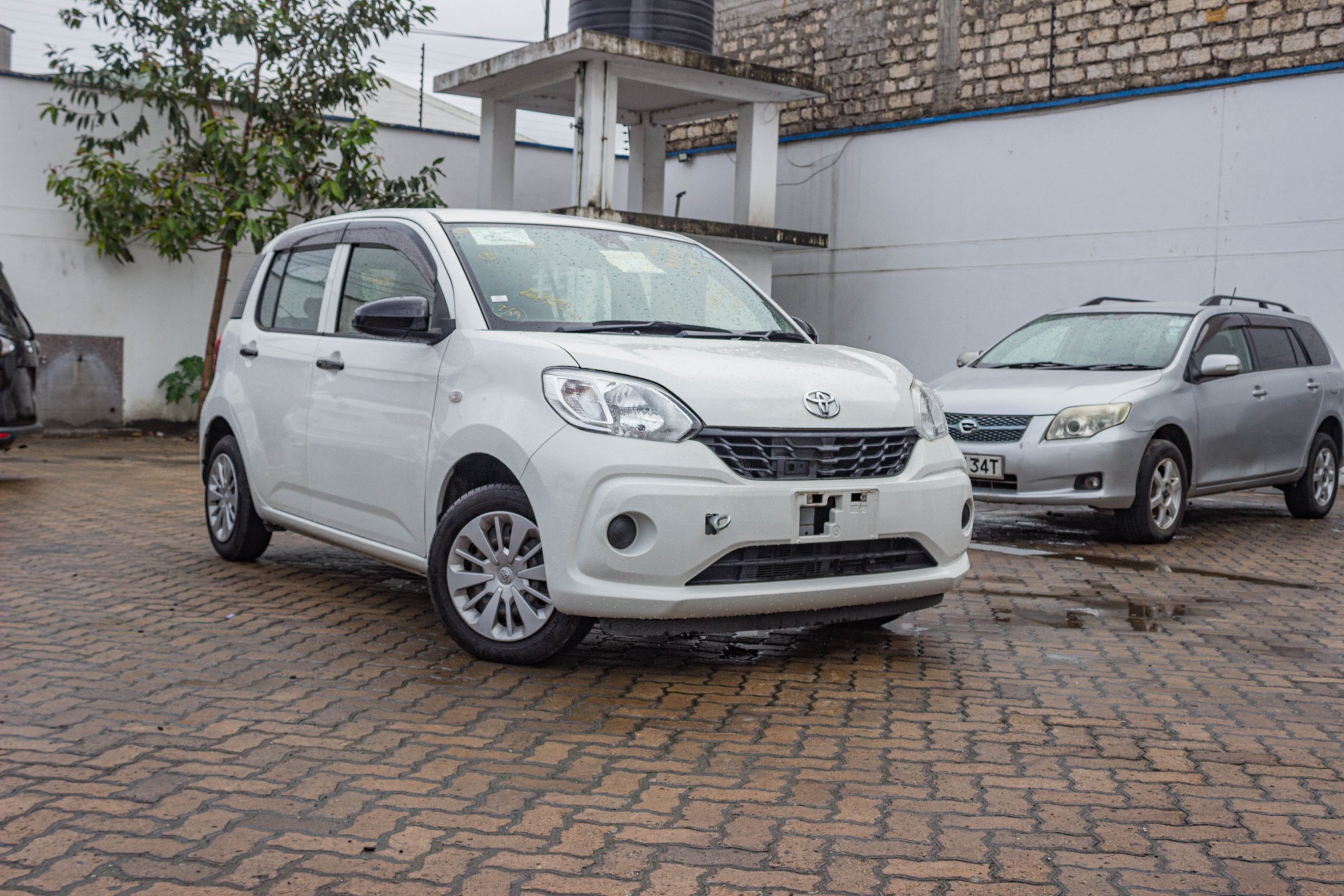 Toyota Passo White 2017 – Sammy Traders Ltd