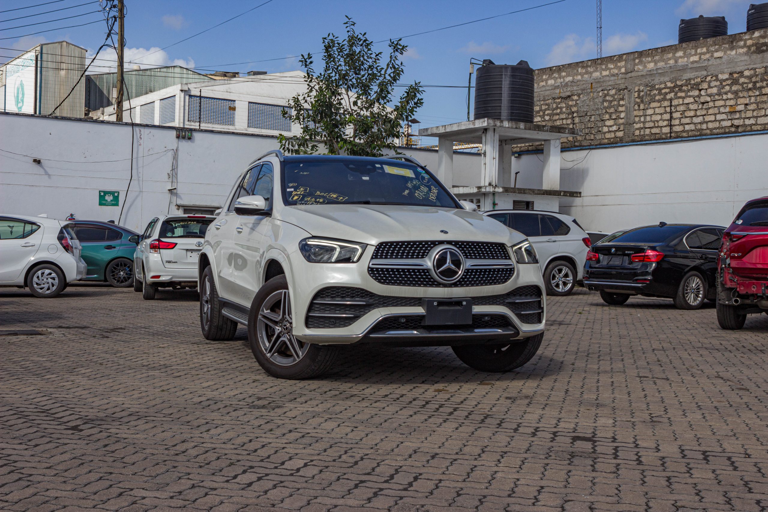 Mercedes Benz GLE450 2019 White – Sammy Traders Ltd