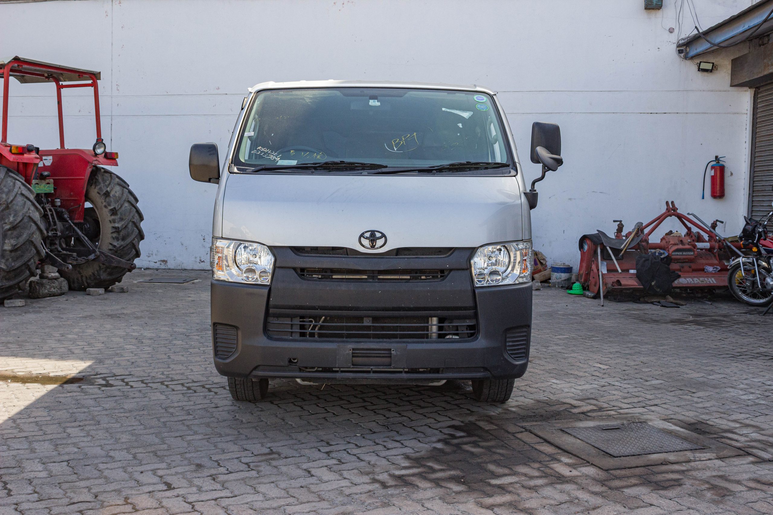 Toyota Hiace 7L 2017 Silver – Sammy Traders Ltd