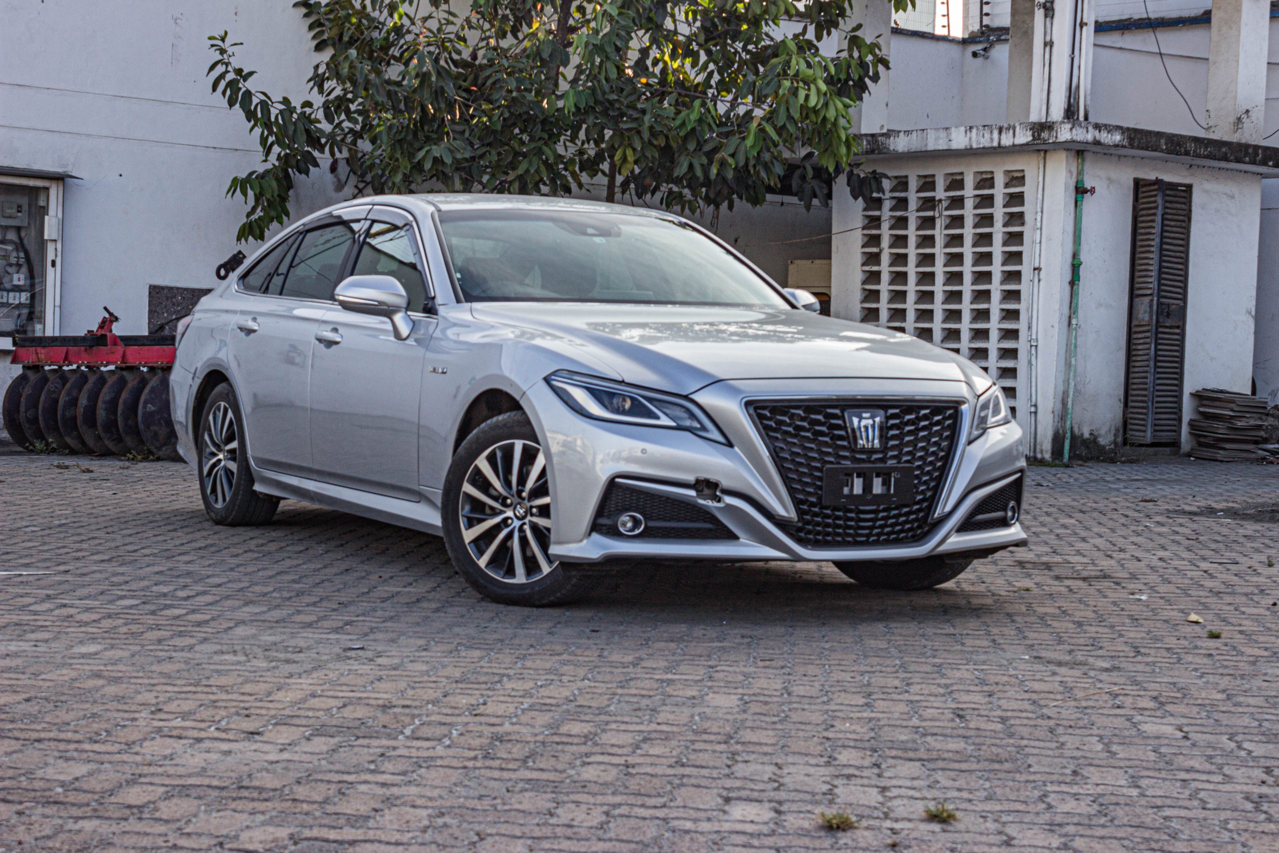Toyota Crown RS Silver 2018 – Sammy Traders Ltd